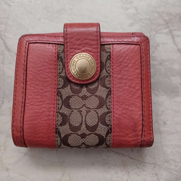 Coach | Other | Coach 941 Classic Leather Wallet | Poshmark